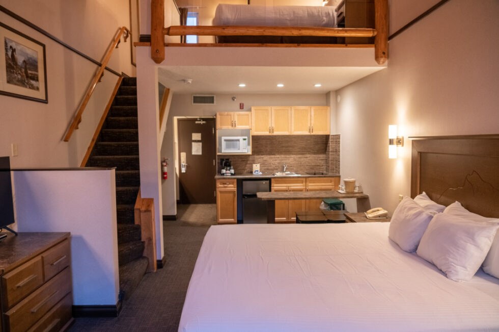 Loft Suites - The Rundlestone Lodge