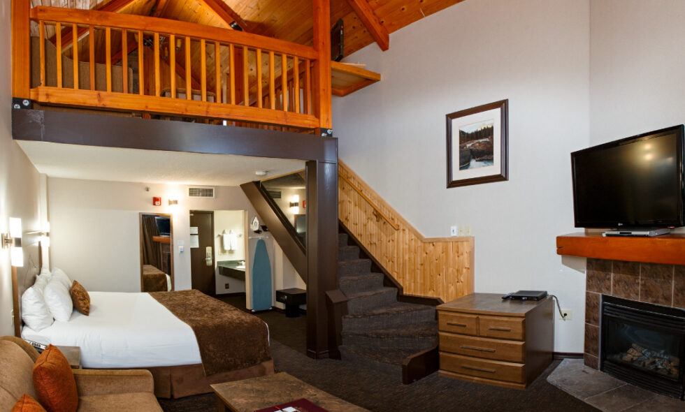 Rooms and Suites - The Rundlestone Lodge