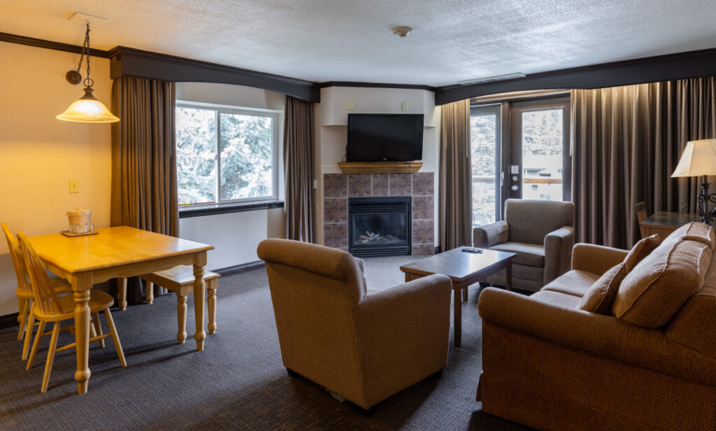 Rooms - The Rundlestone Lodge