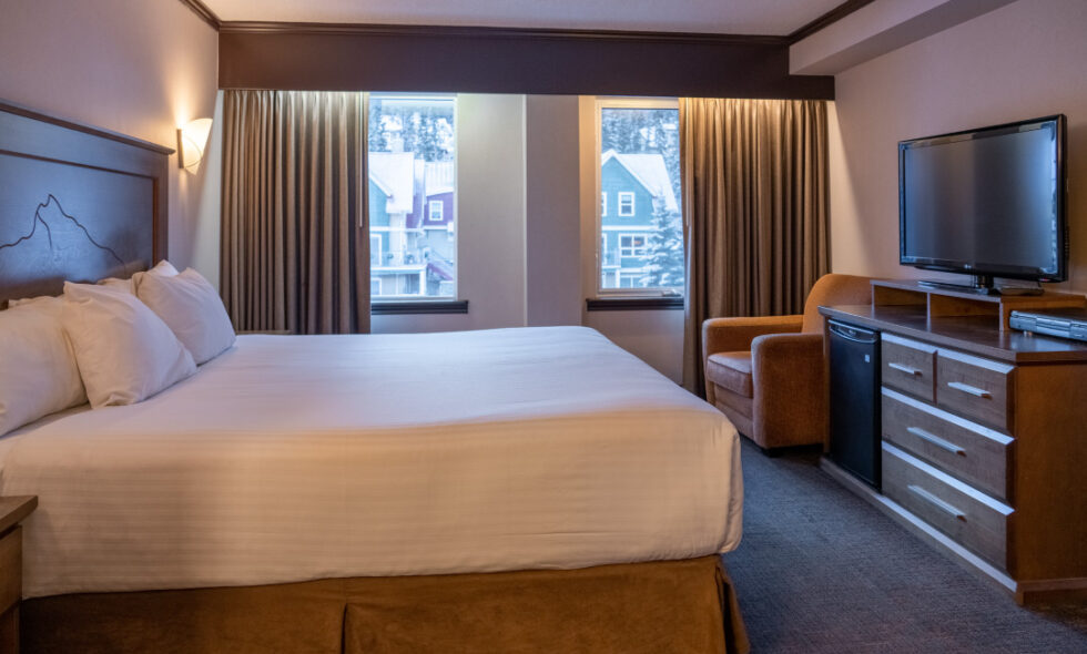 Rooms and Suites - The Rundlestone Lodge